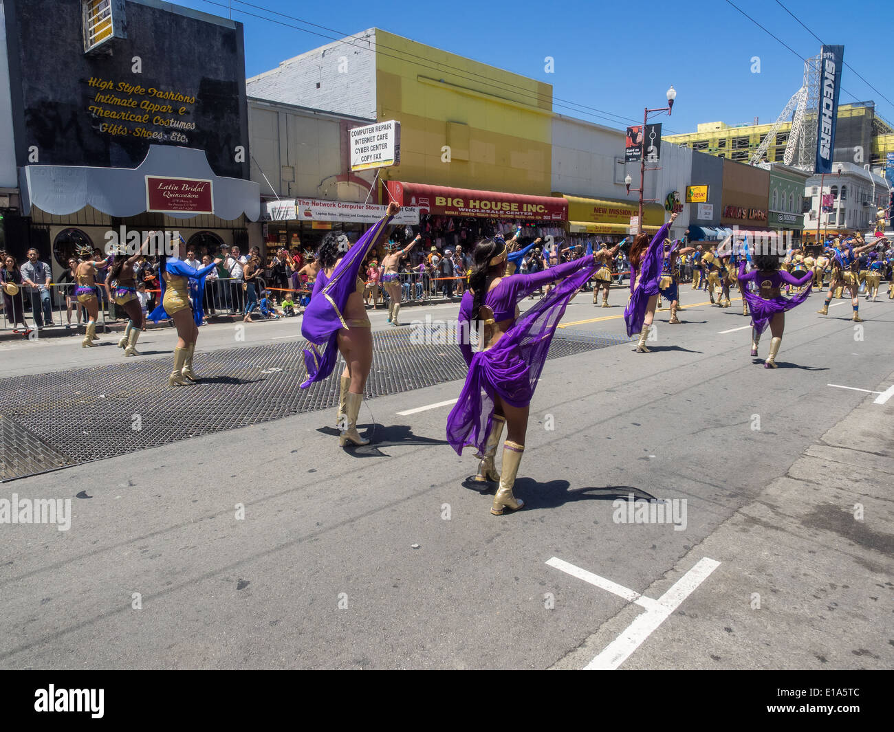 San francisco carnaval parade hi-res stock photography and images - Alamy