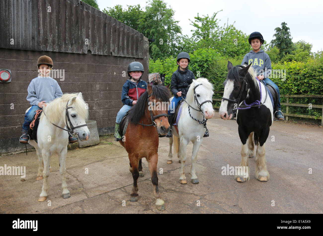 Riding lessons for kids hi-res stock photography and images - Alamy