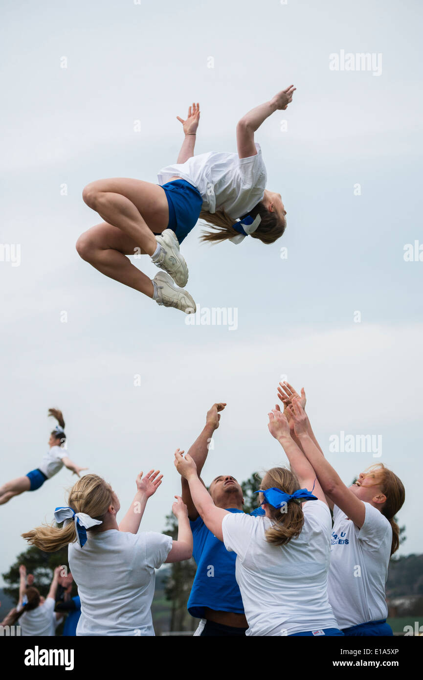 Match cheerleaders hi-res stock photography and images - Alamy