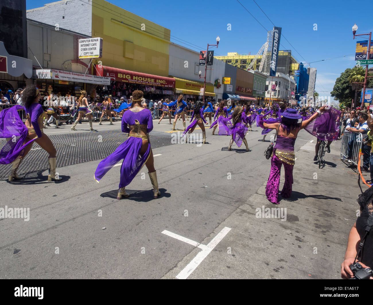 2014 San Francisco Carnaval Grand Parade Stock Photo - Alamy
