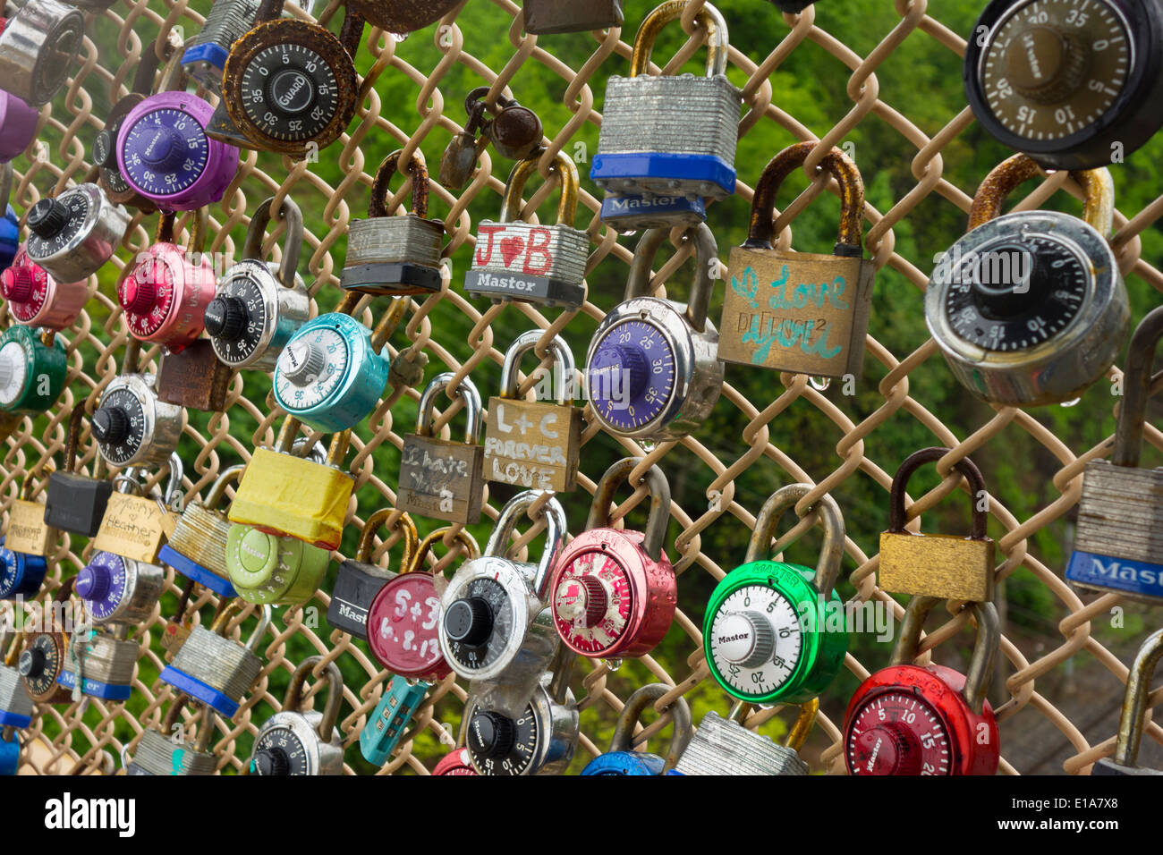 Combination fence hi-res stock photography and images - Alamy