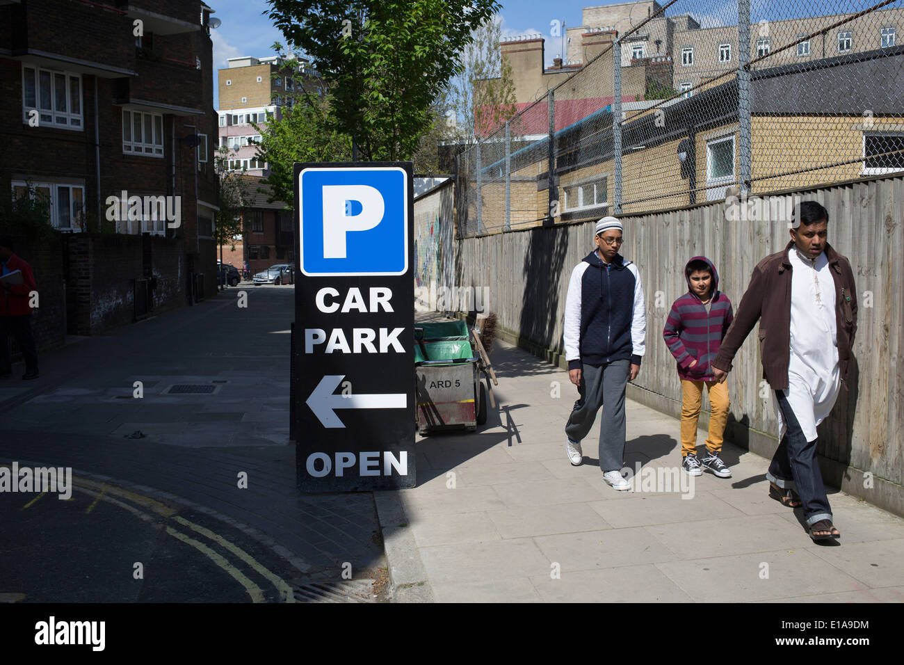 Asian community in Somers Town, here is a well established North Indian ...