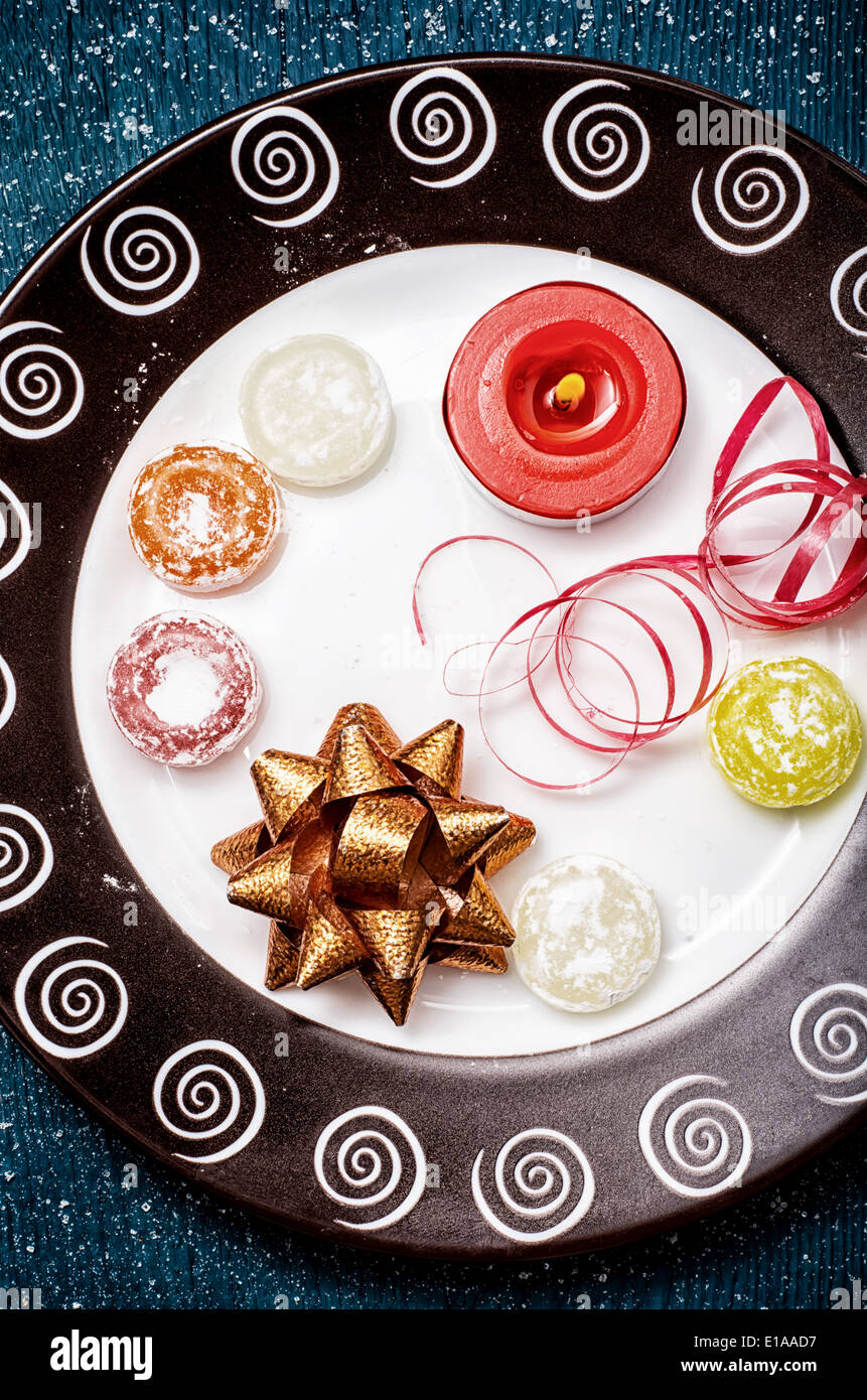 round fruit candy different colors Stock Photo - Alamy