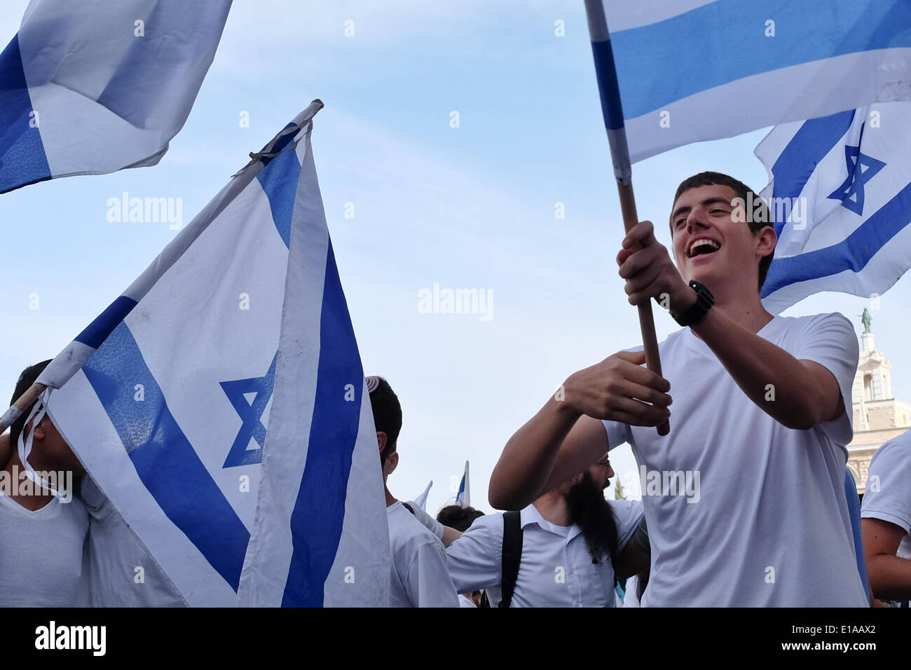 Jerusalem, Israel. 28th May 2014. Dance of Flags participants celebrate ...