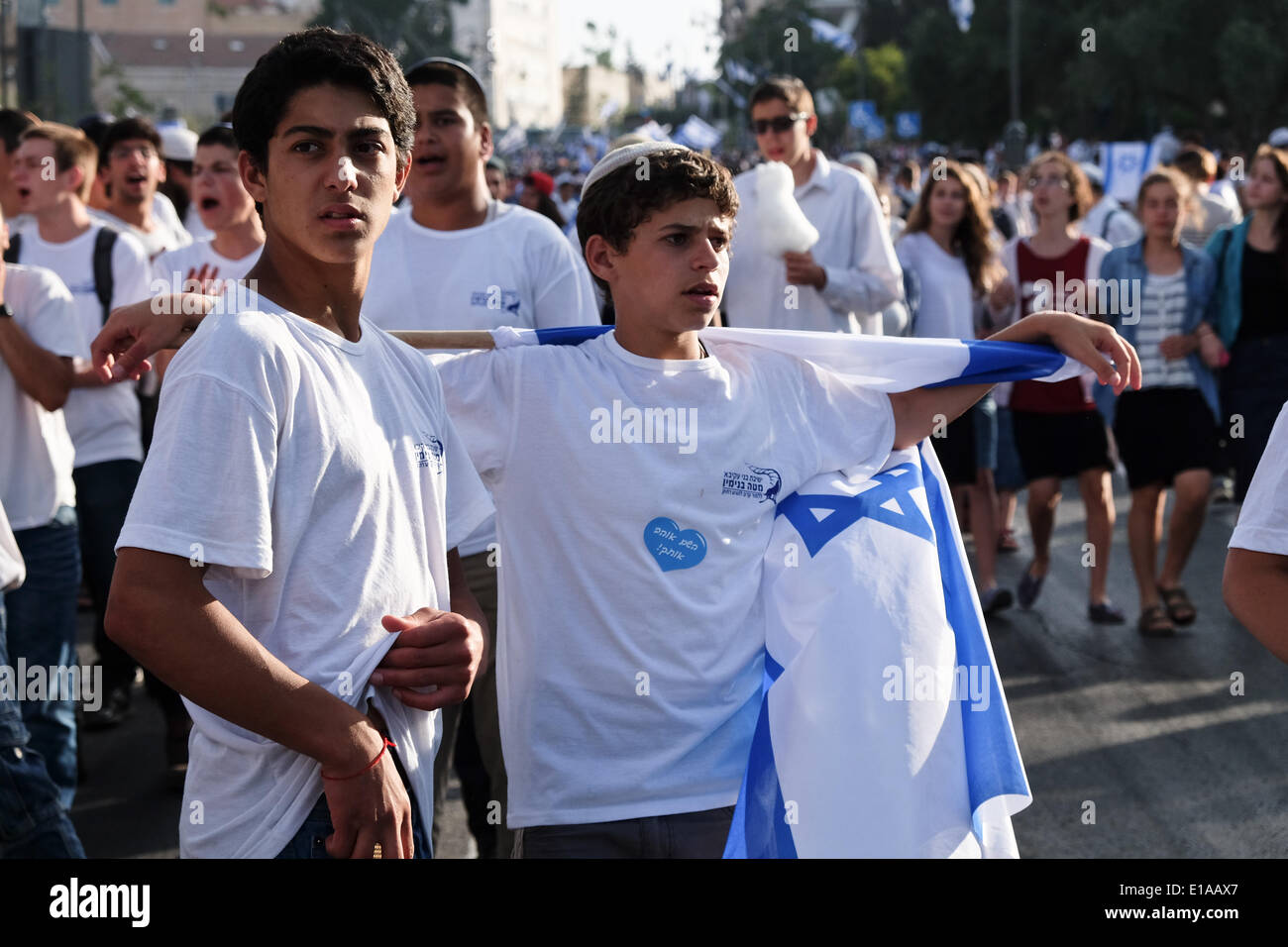 Jerusalem, Israel. 28th May 2014. Dance of Flags participants celebrate ...