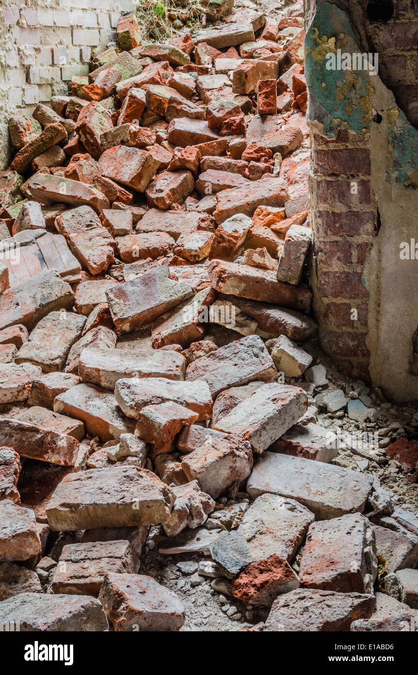 Empty staircase hi-res stock photography and images - Alamy