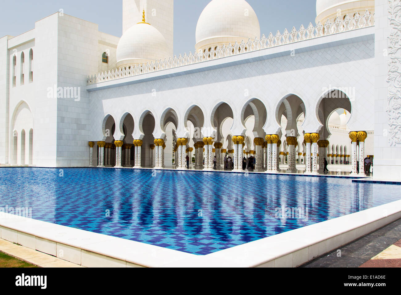 The grand mosque abu dhabi hi-res stock photography and images - Alamy
