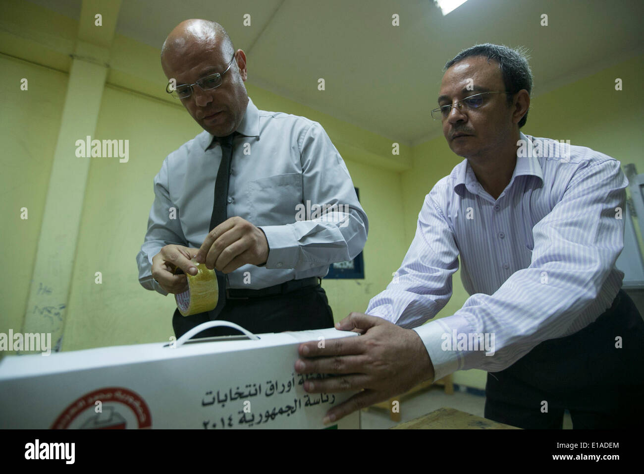 Presidential ballot box seals hi-res stock photography and images - Alamy