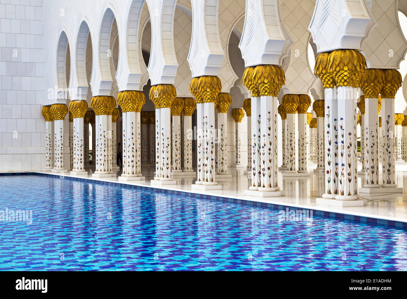Sheikh Zayed Grand Mosque Abu Dhabi UAE Stock Photo - Alamy