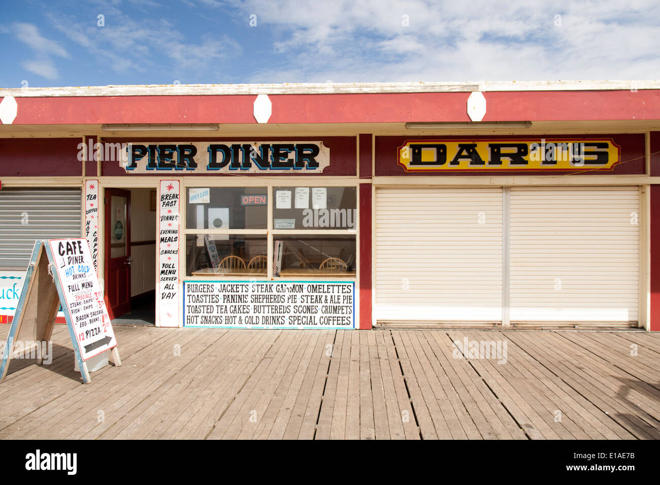 Blackpool pleasure beach family hi-res stock photography and images - Alamy