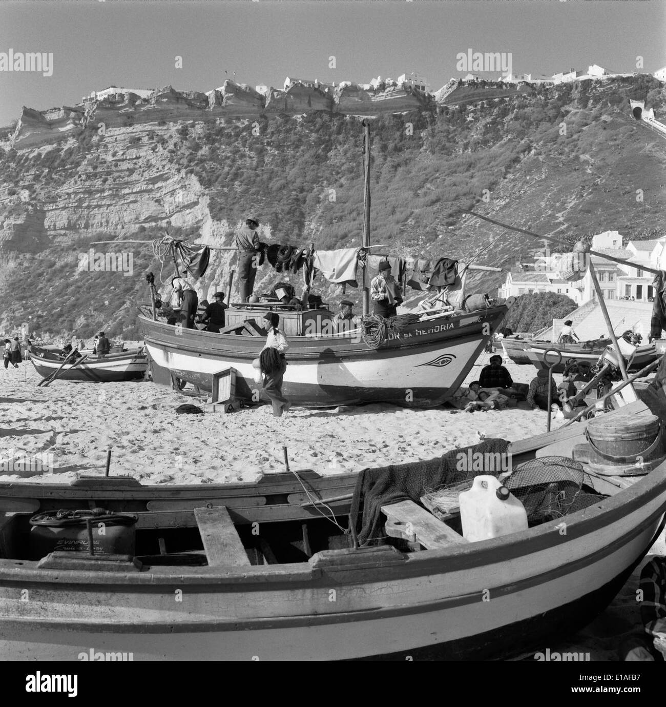 Barcos de pesca, Nazaré, Portugal Stock Photo - Alamy