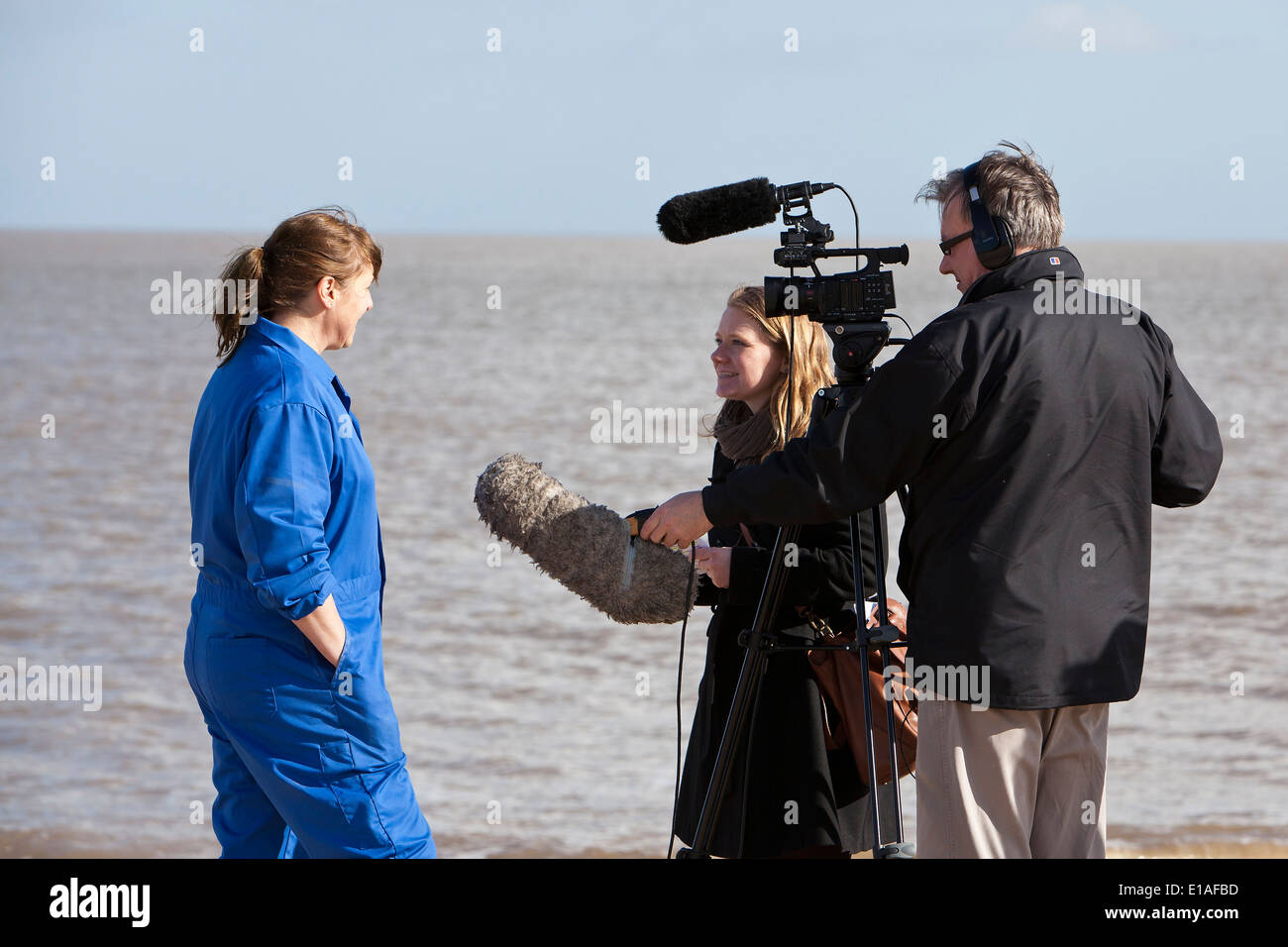 Female journalist interview outside hi-res stock photography and images ...