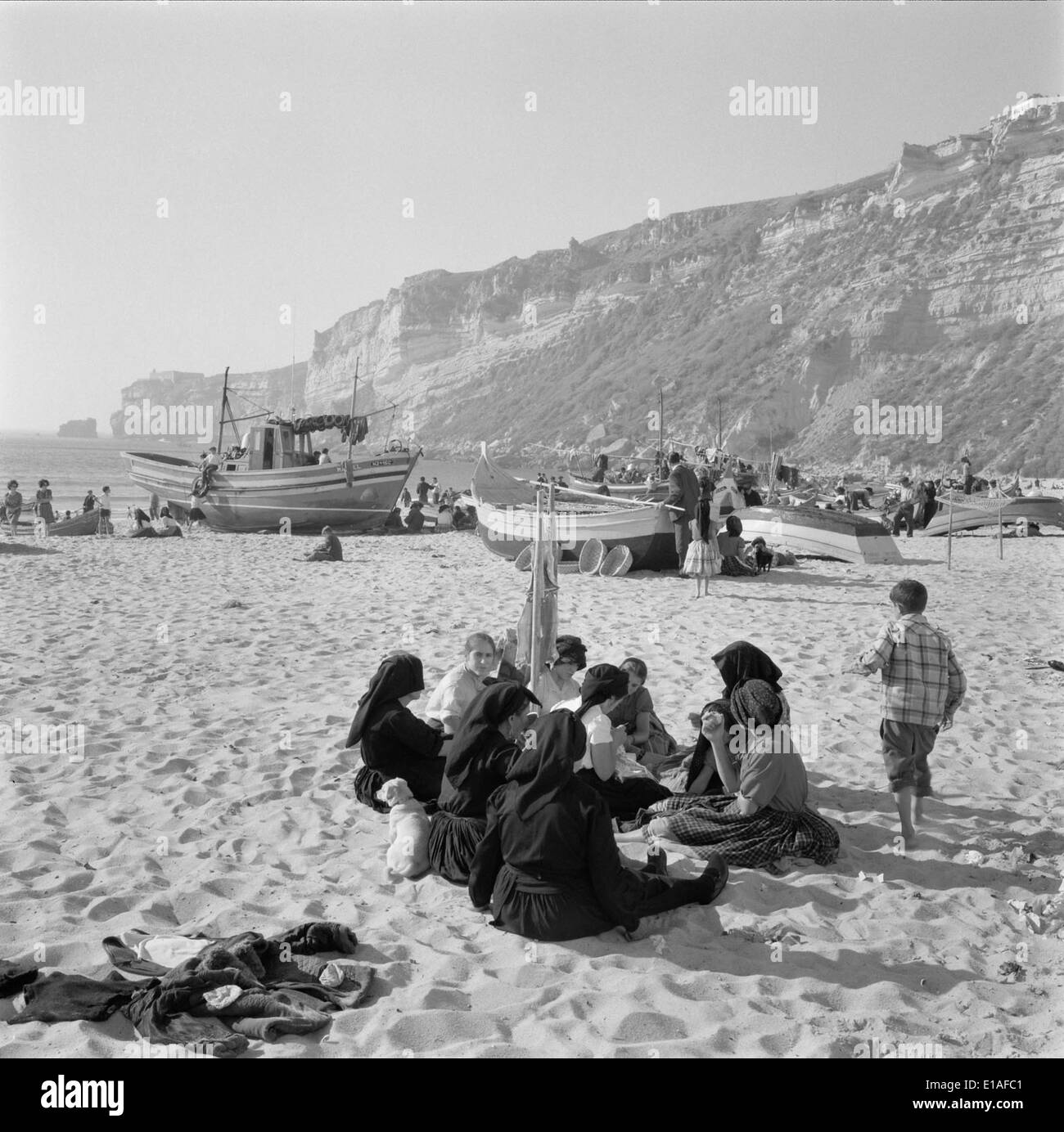 Rich waves Black and White Stock Photos & Images - Alamy