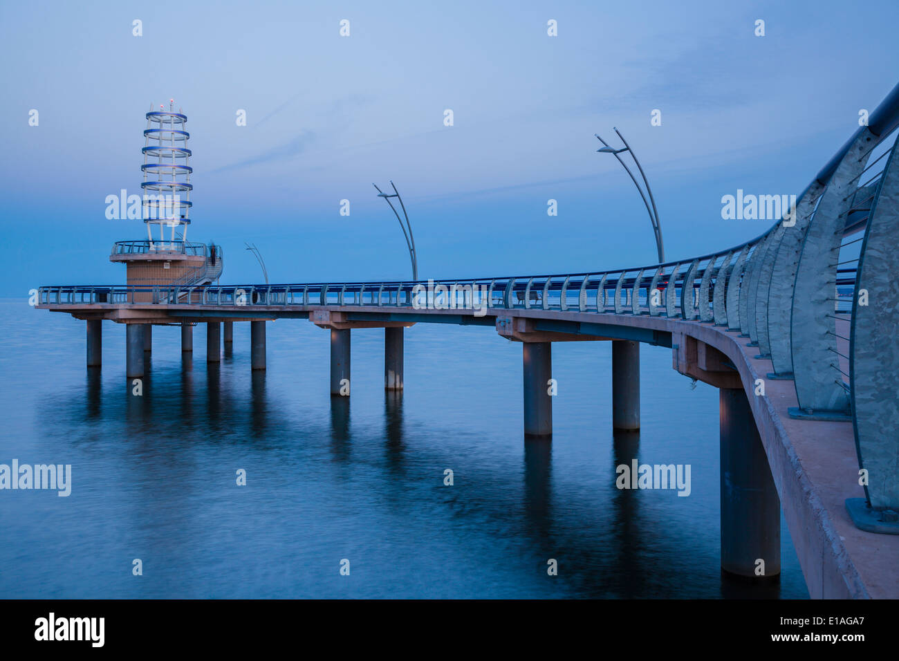 The Brant Street Pier in Spencer Smith Park at dusk. Burlington ...