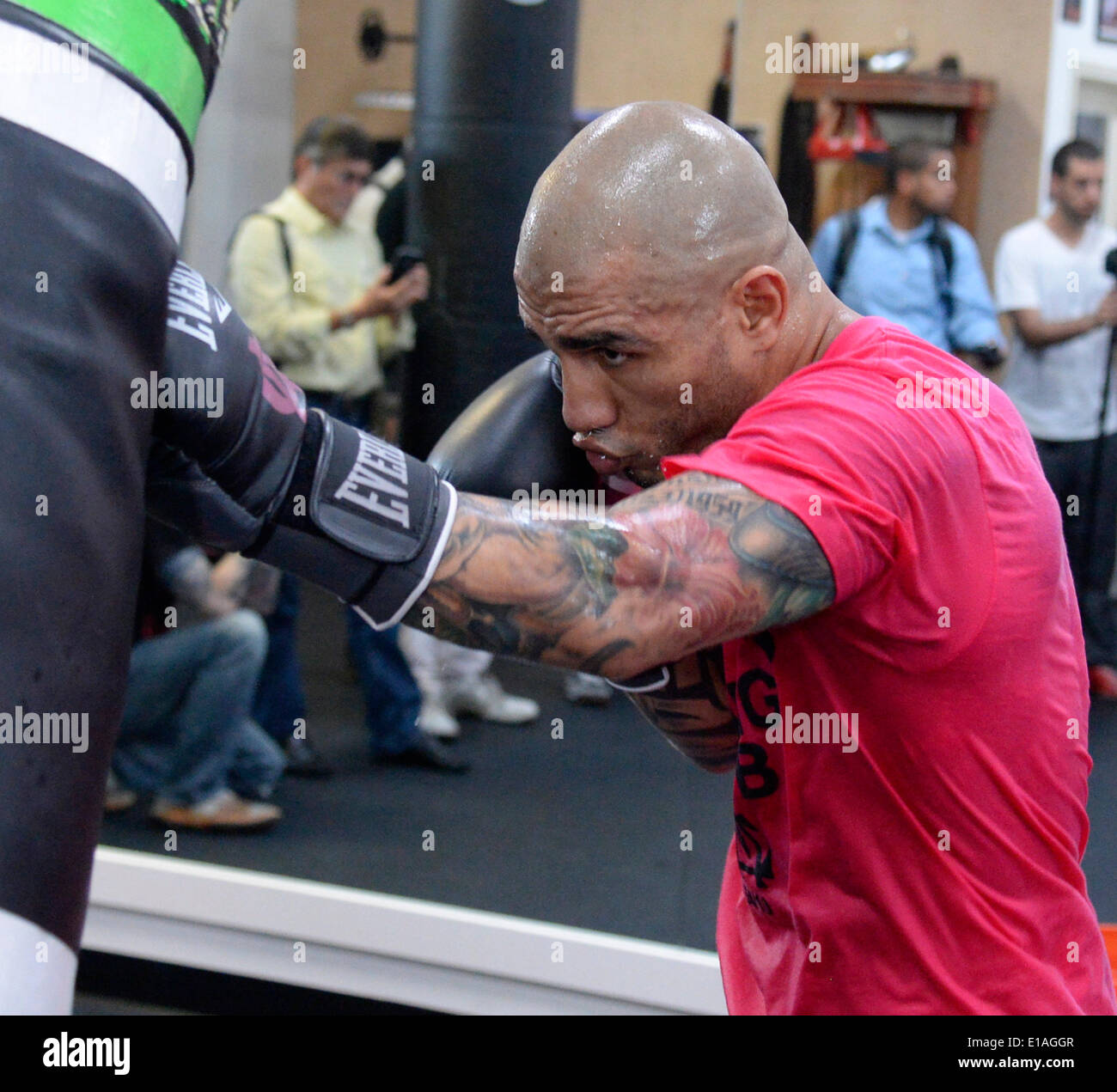 Hollywood, CA, USA. 28th May, 2014. Puerto Rico's Miguel Cotto works ...