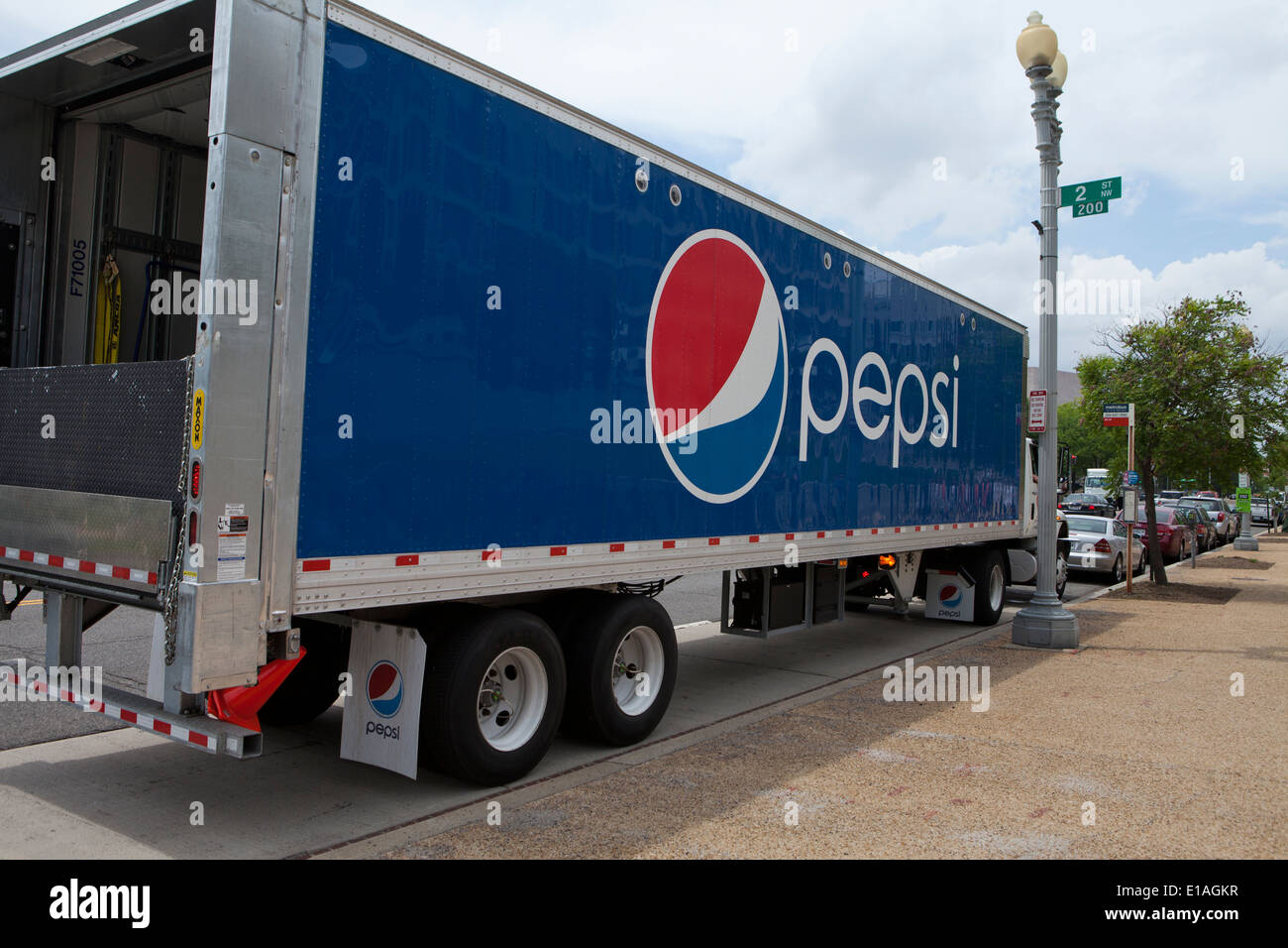 Pepsi delivery truck Stock Photo: 69688747 - Alamy
