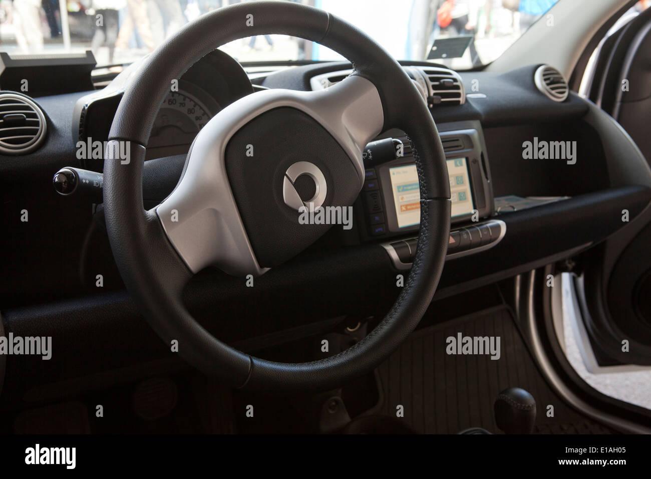 Smart car side view hi-res stock photography and images - Alamy
