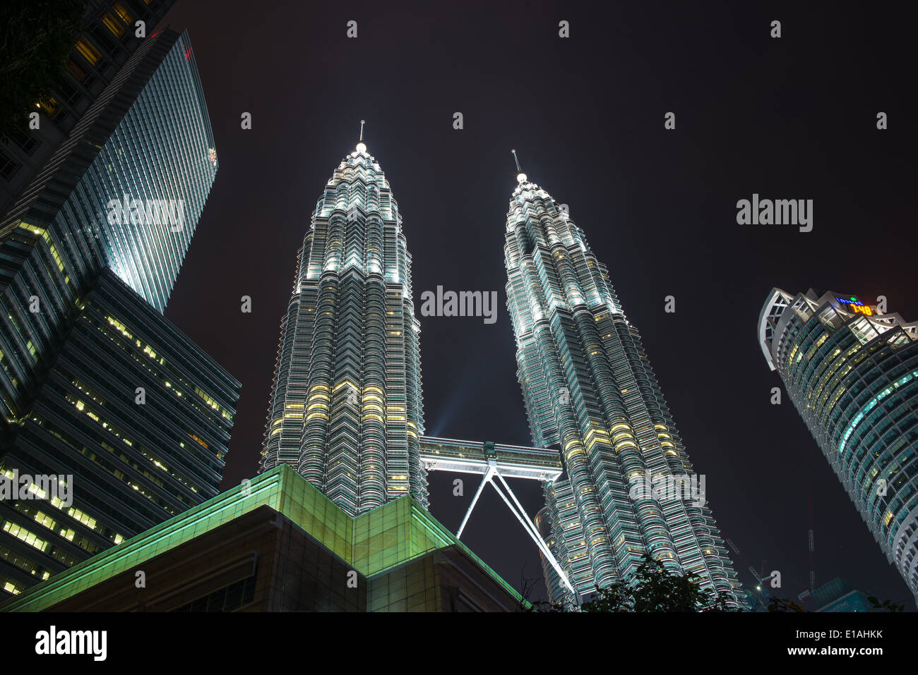 The Petronas towers were erected in 1998 as the tallest building in the ...