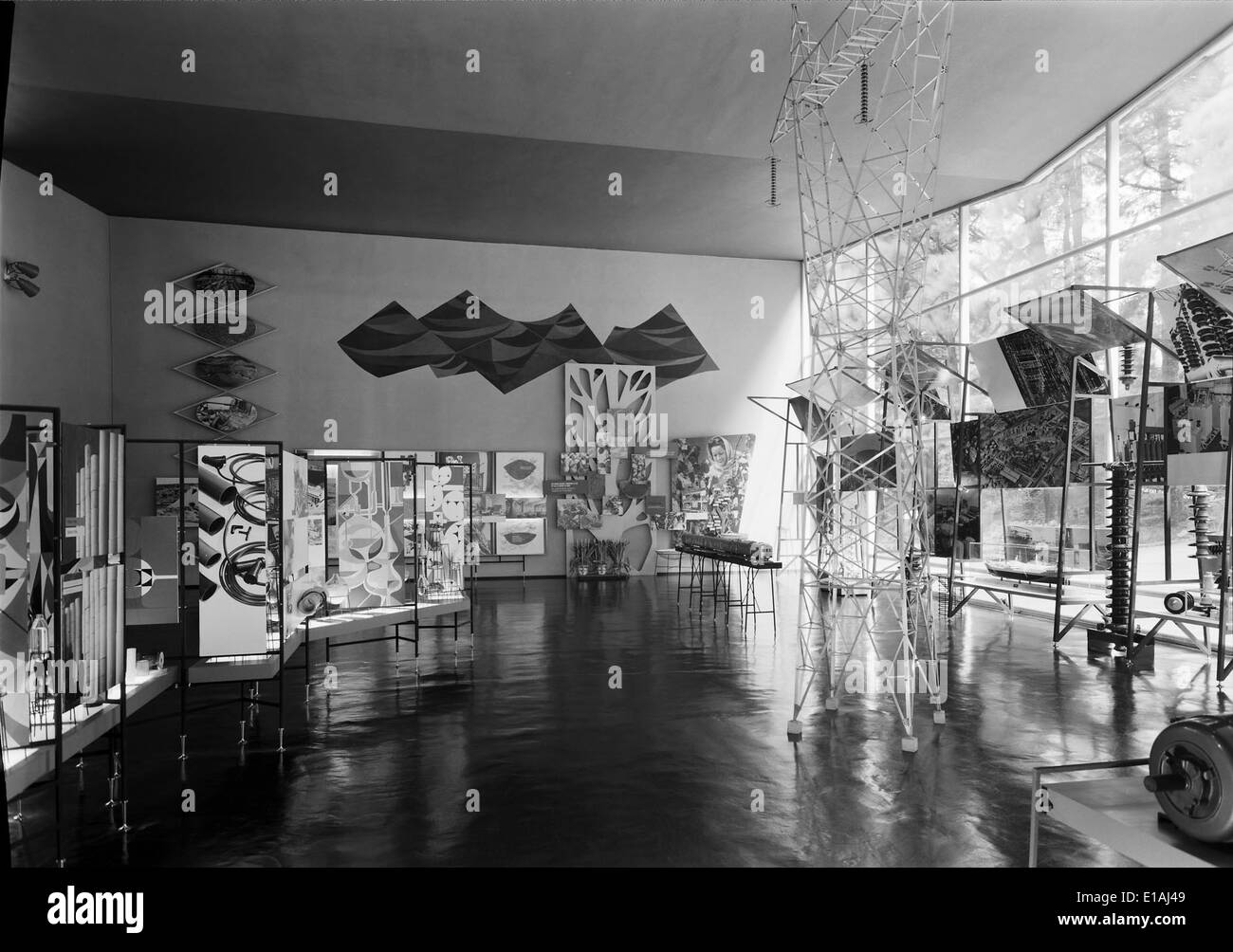 The 1958 Exposição Universal in Brussels featured the Pavilhão de ...