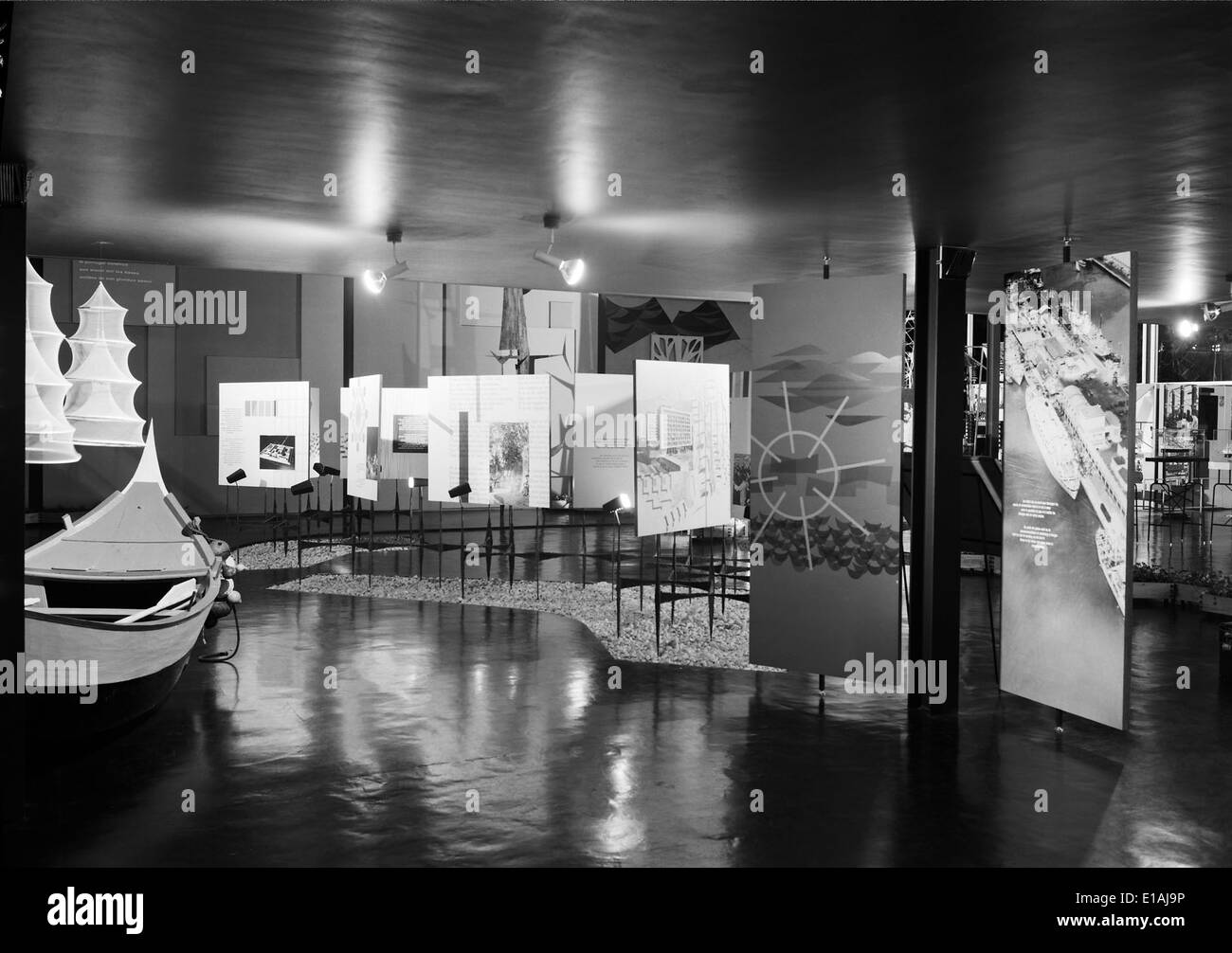 Brussels 1958 world expo Black and White Stock Photos & Images - Alamy