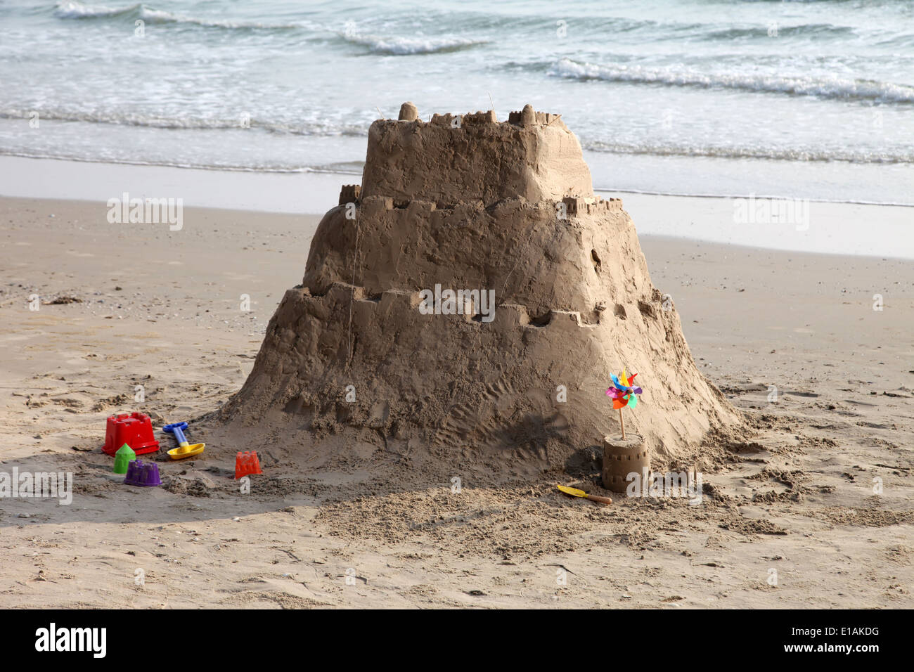 Kid sand castle hi-res stock photography and images - Alamy