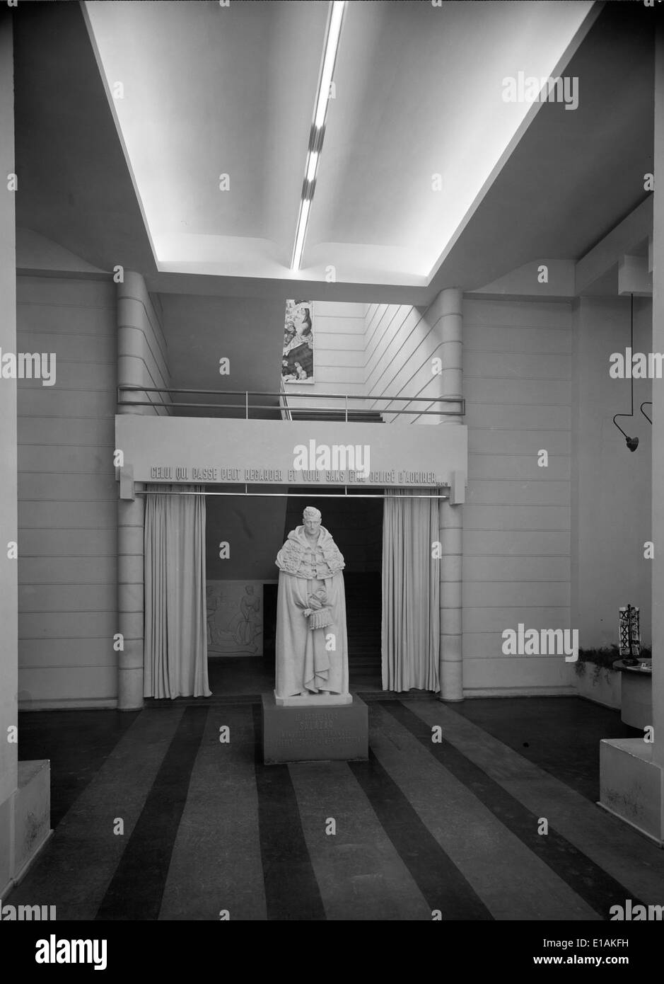 The Exposição Internacional de Paris, held in 1937, was a major world ...