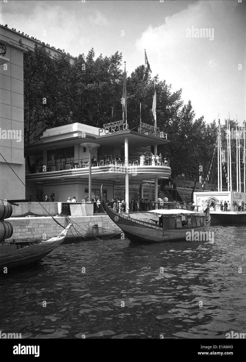 The Exposição Internacional de Paris 1937 was a world's fair held in ...