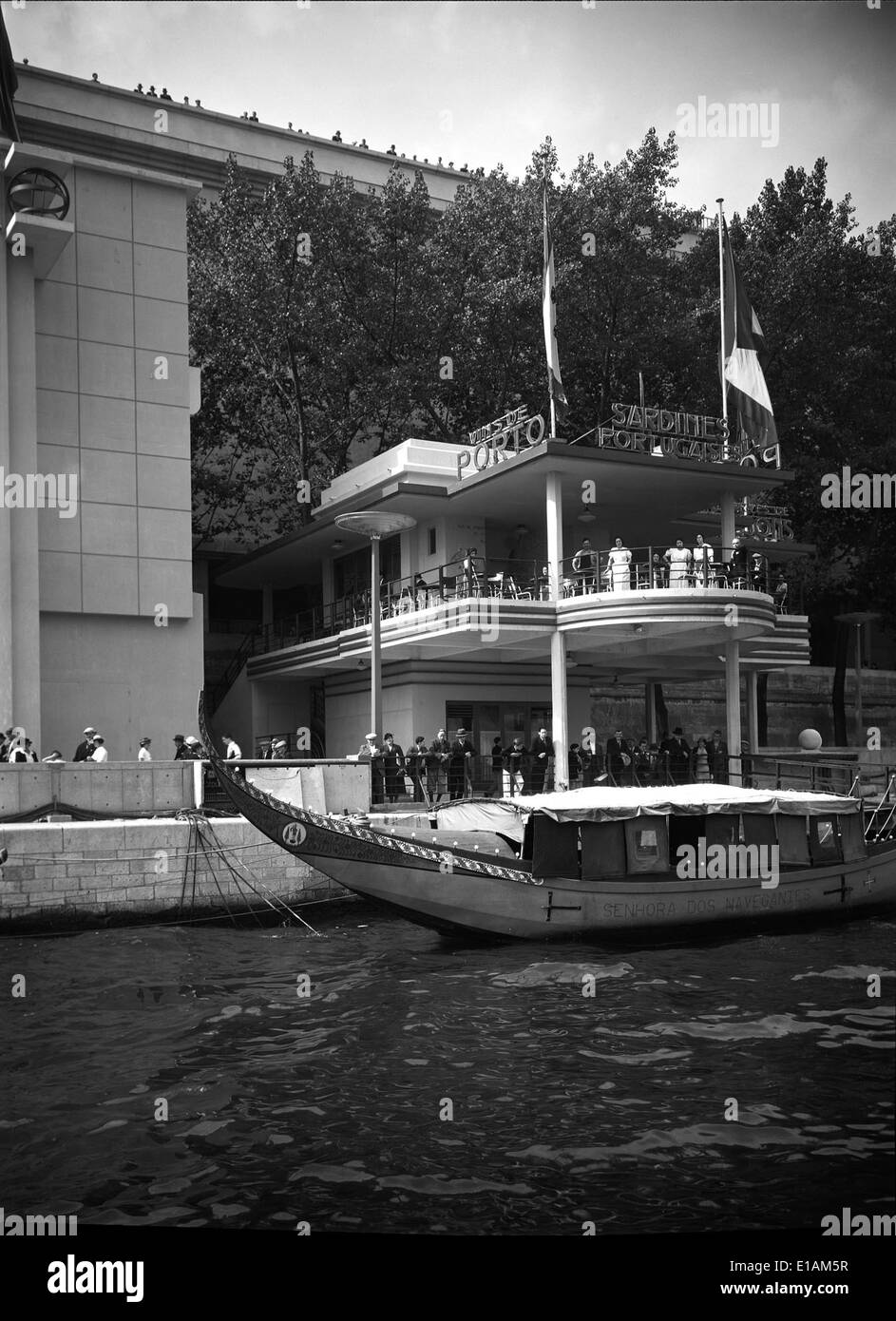 1937 paris world's fair Black and White Stock Photos & Images - Alamy