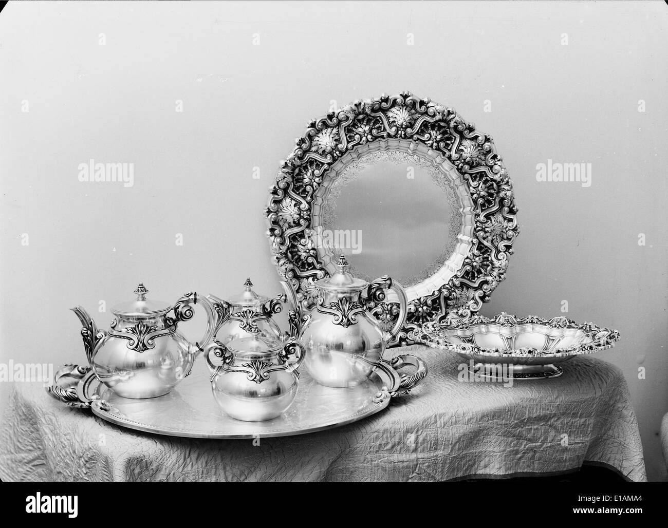 High end fashion store Black and White Stock Photos & Images - Alamy