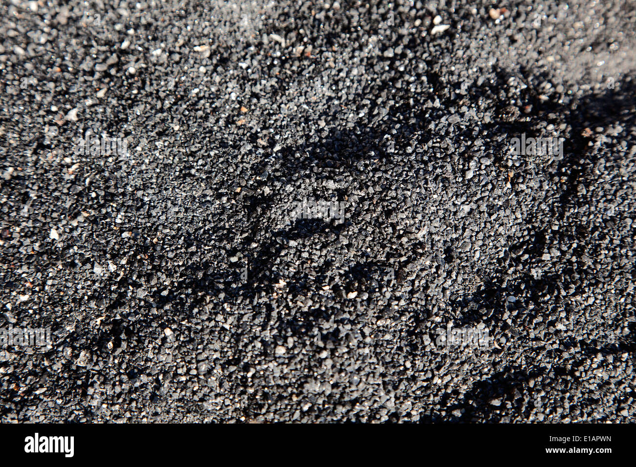 Black small rocks hi-res stock photography and images - Alamy
