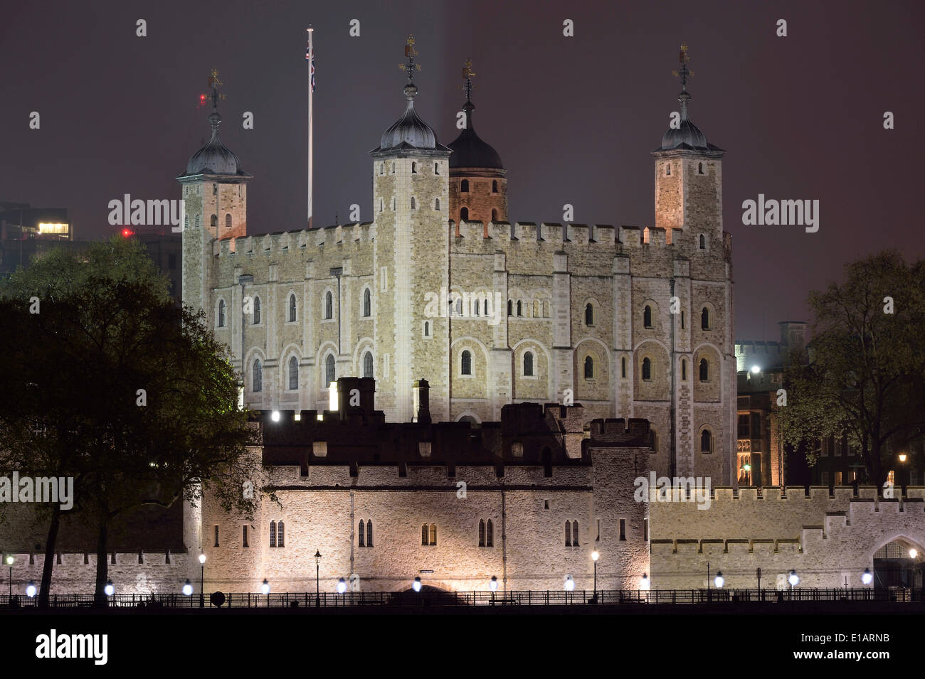 White Tower at night, museum, Tower of London, UNESCO World Heritage ...