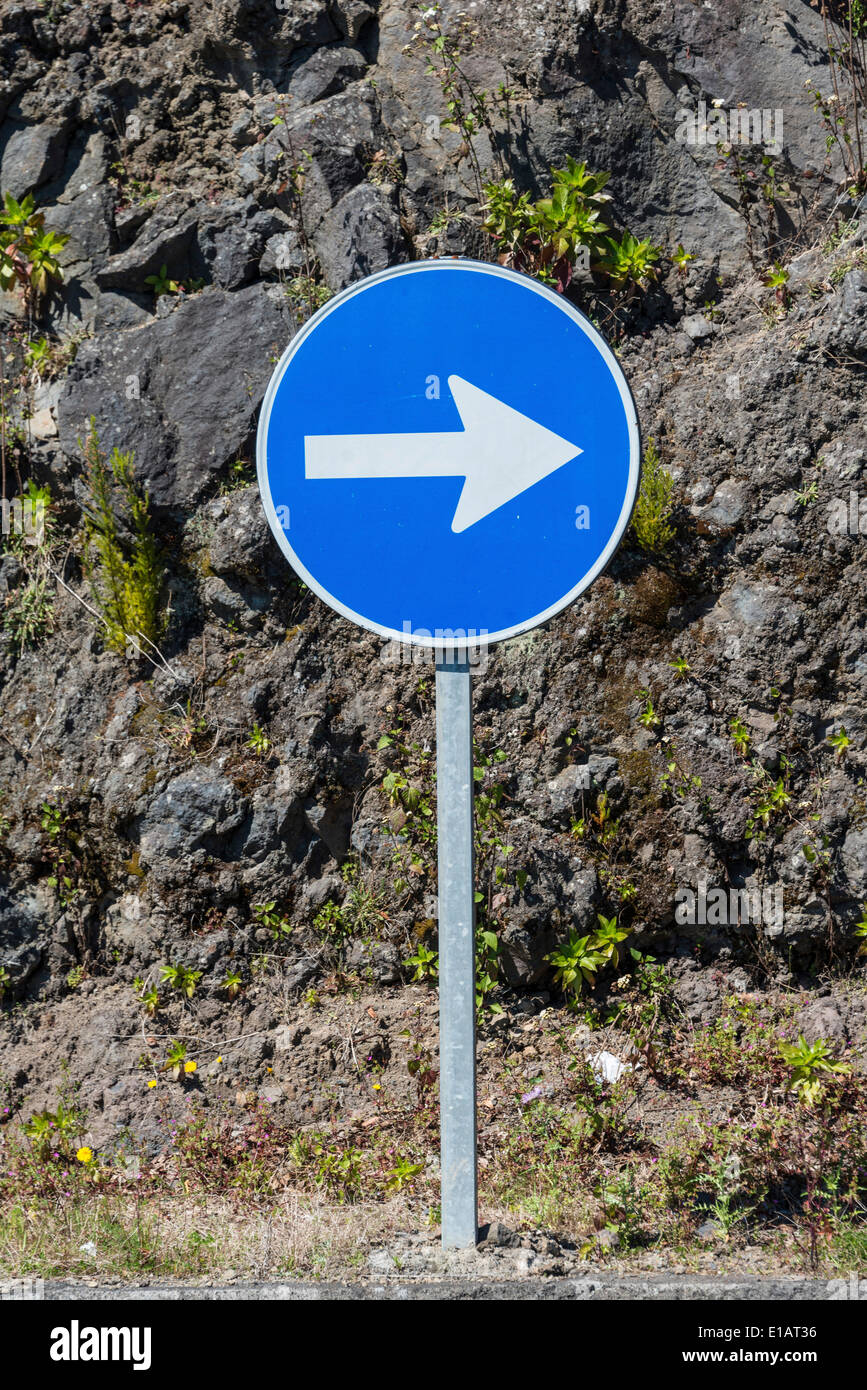 Turn right sign hi-res stock photography and images - Alamy