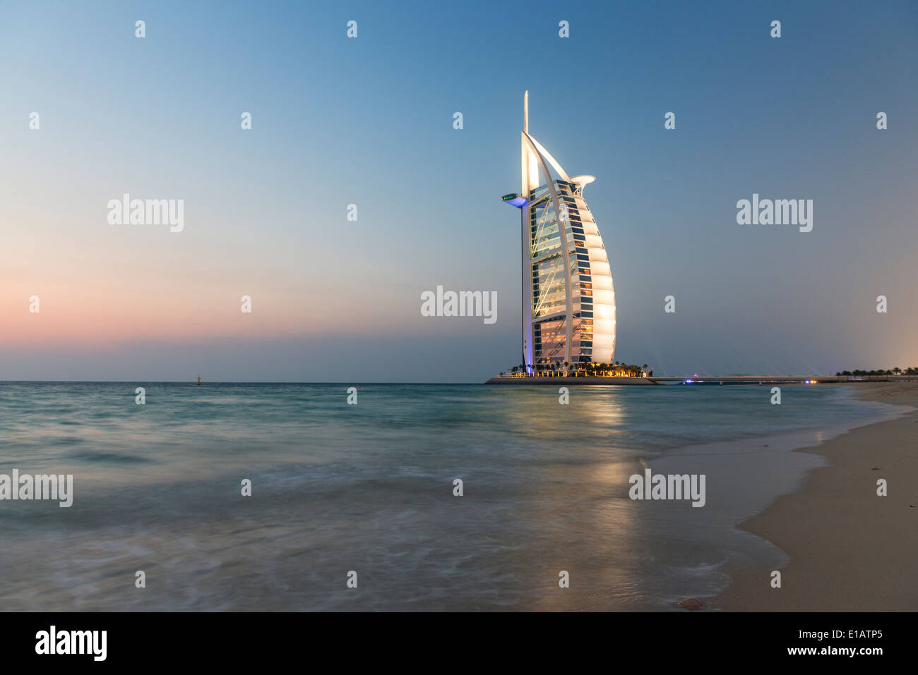 Hotel dubai uae luxury architecture hi-res stock photography and images ...