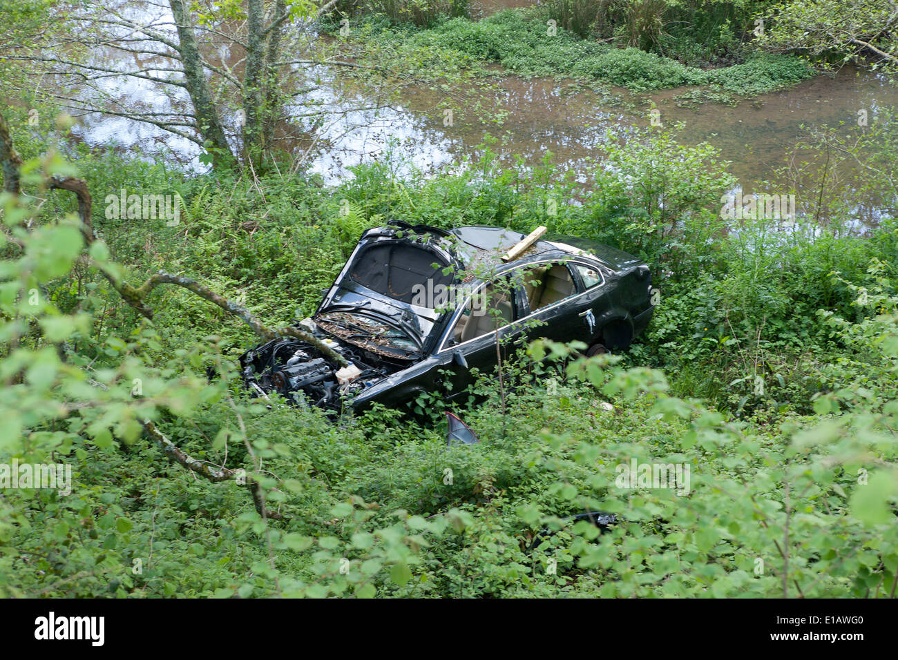 Crash barrier bend hi-res stock photography and images - Alamy