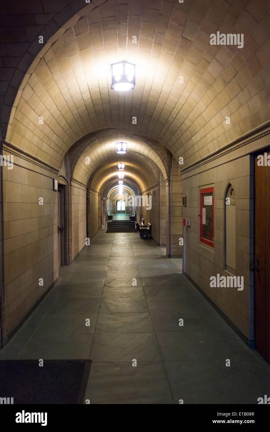 Cathedral of learning at the university of Pittsburgh Stock Photo - Alamy