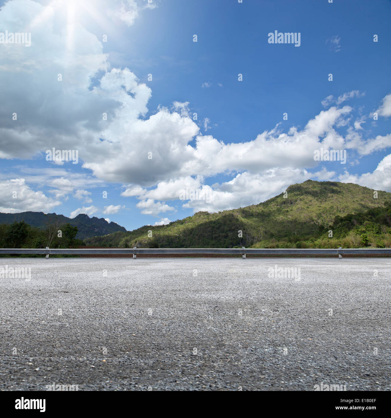 Side view road hi-res stock photography and images - Alamy