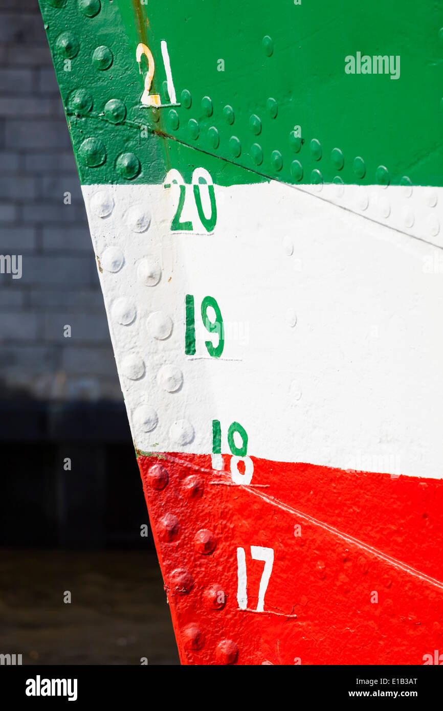 A colorful ship hull in green, white and red Stock Photo - Alamy