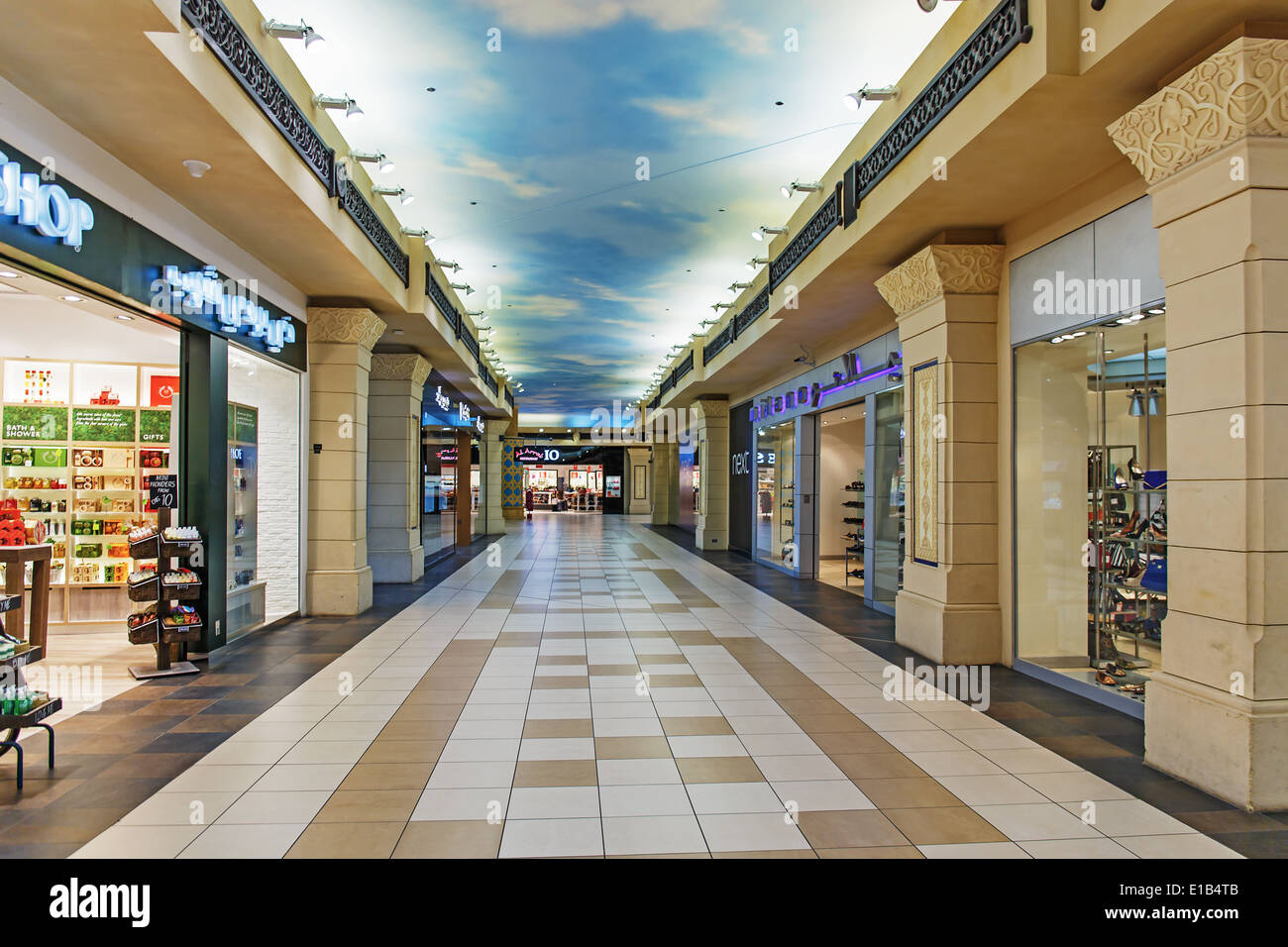 Uae dubai november 20 hi-res stock photography and images - Alamy