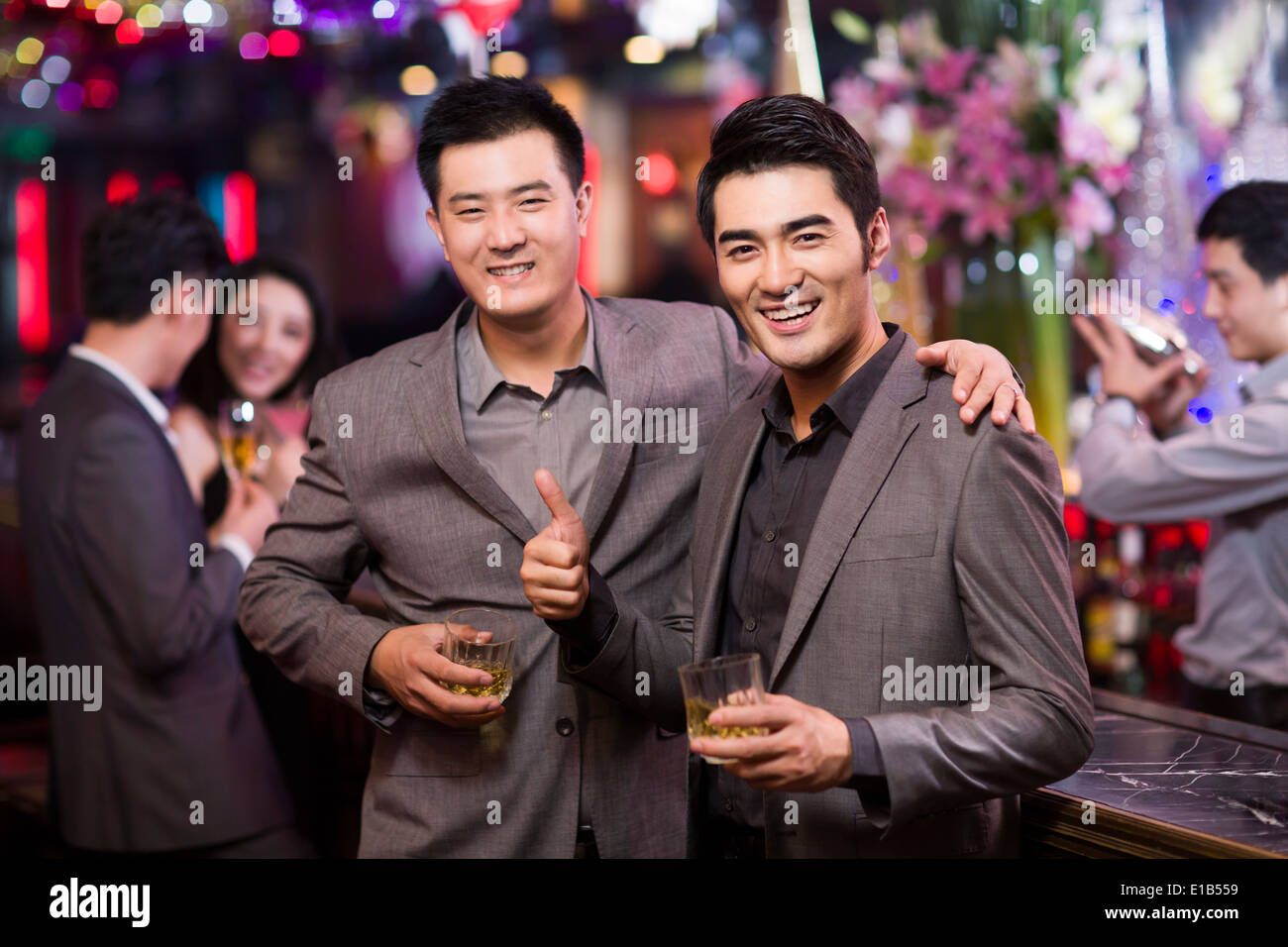 Business talking off camera hi-res stock photography and images - Alamy