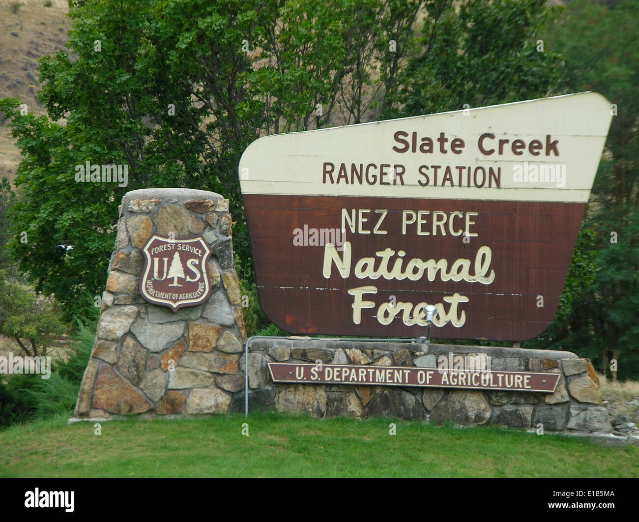 The Slat Creek Ranger Station sign marks an important entry point into ...