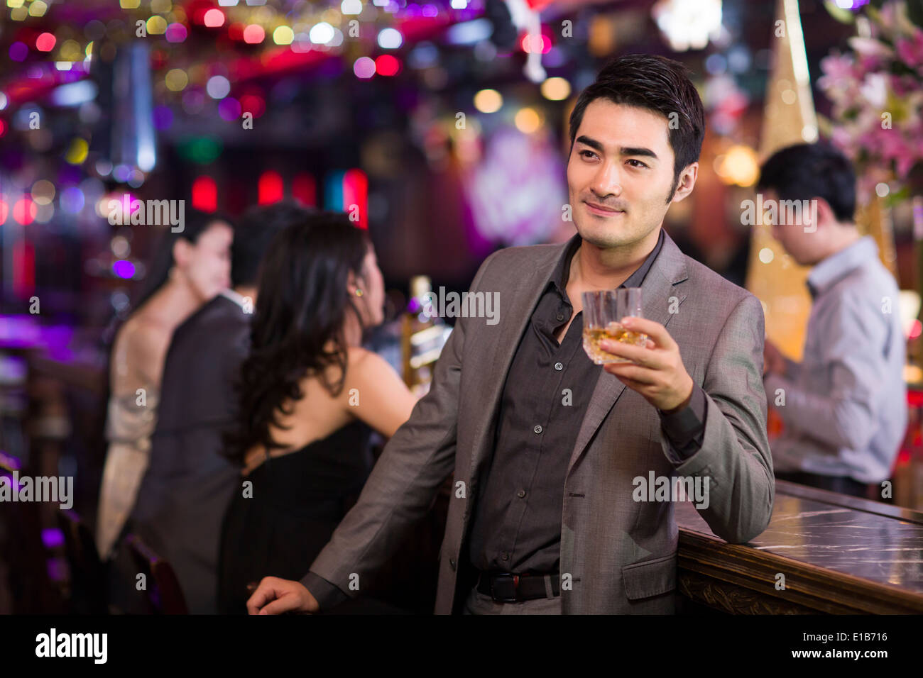 Only men drinking bar hi-res stock photography and images - Alamy