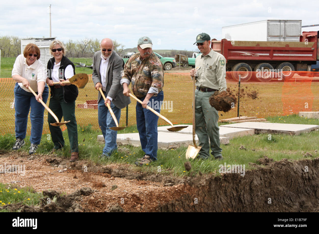 Flying soil hi-res stock photography and images - Alamy