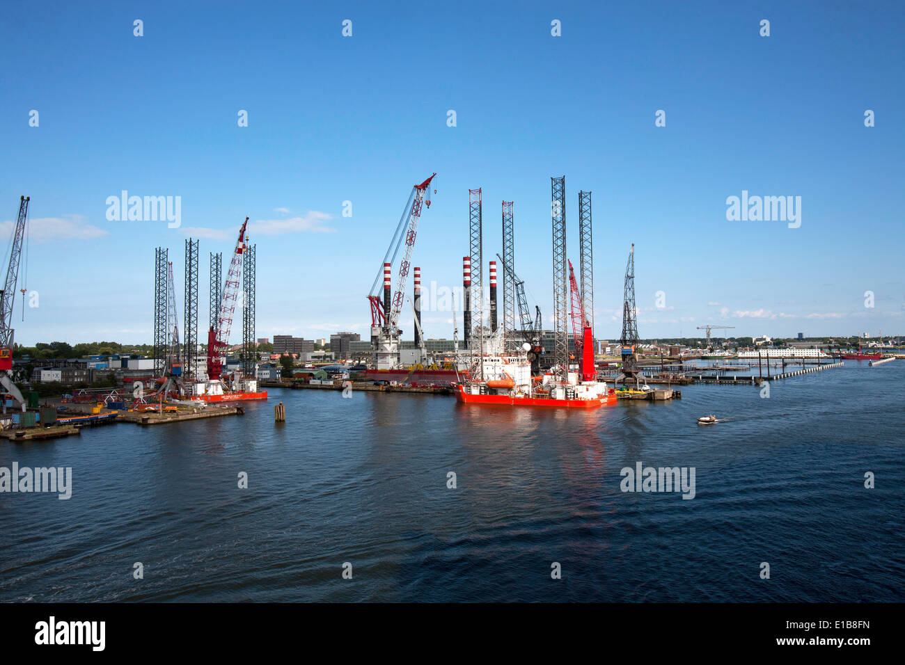 Off shore platform dry docked in shipyard Stock Photo - Alamy