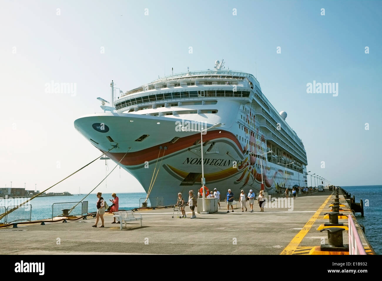 St Maarten Martin Caribbean Island Cruise Ship Norwegian Sun Leeward ...