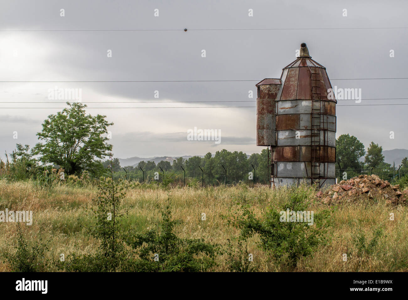 Old abandoned silo in the countryside of Perugia, Umbria, Italy Stock Photo - Alamy