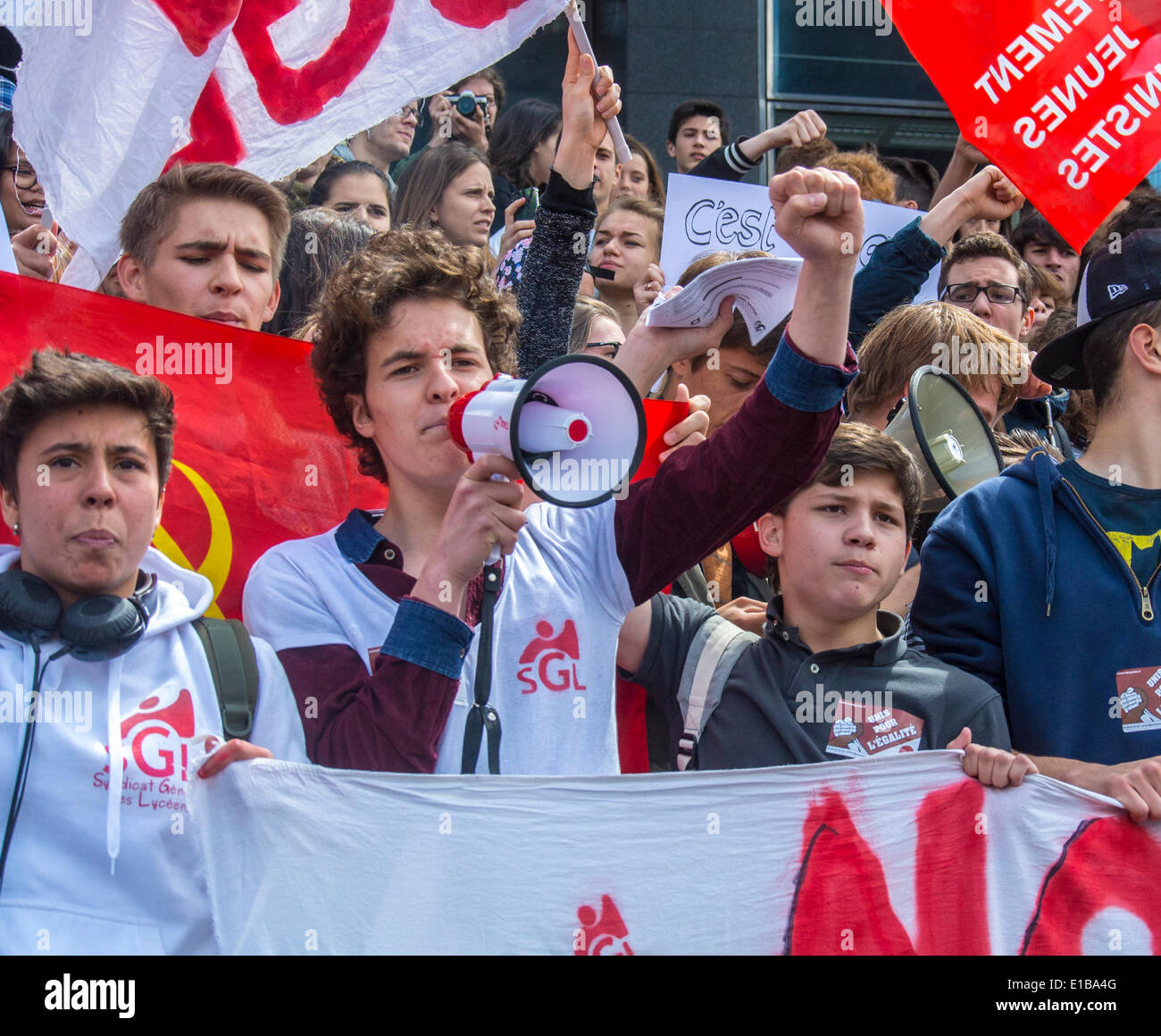 Teens teenagers girls front politics movement hi-res stock photography ...