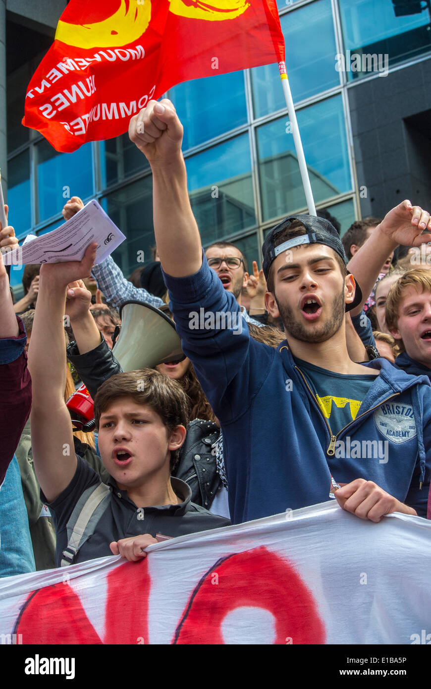 Paris france crowd extreme left hi-res stock photography and images - Alamy