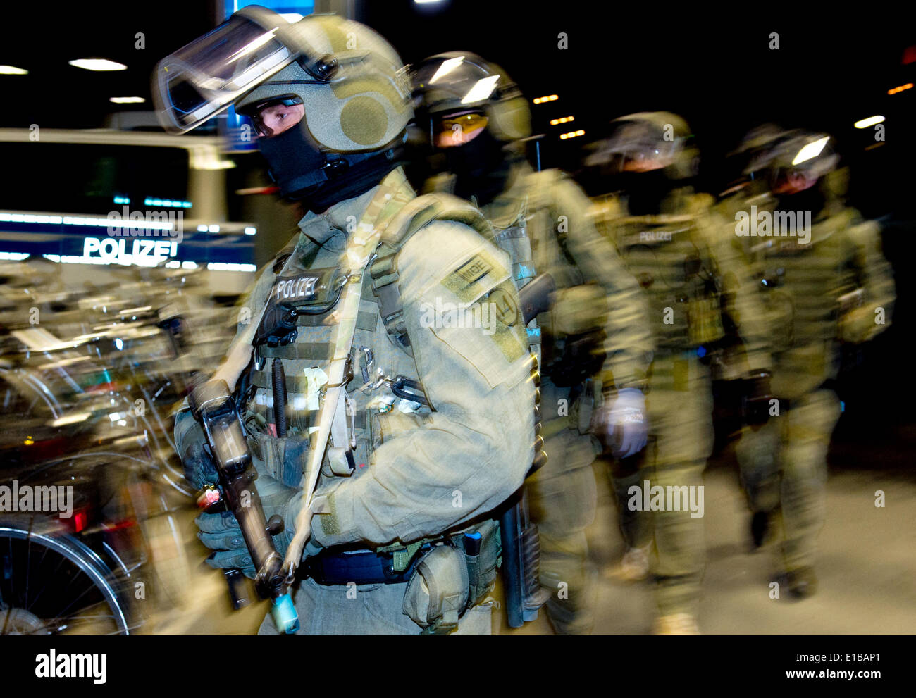 Members german counter terrorism unit hi-res stock photography and ...