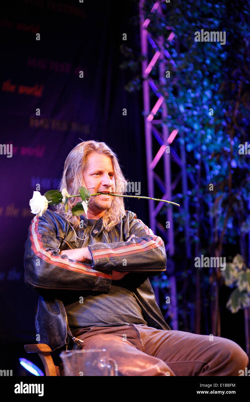 Hay on Wye, Wales, UK. 29th May 2014. Rupert Isaacson author of The ...
