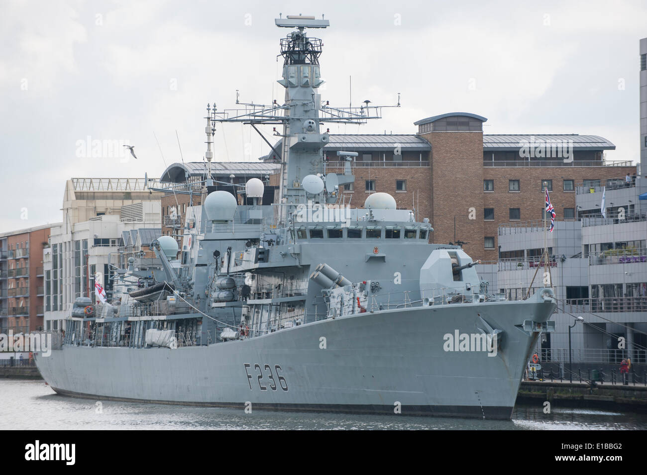 Hms montrose hi-res stock photography and images - Alamy